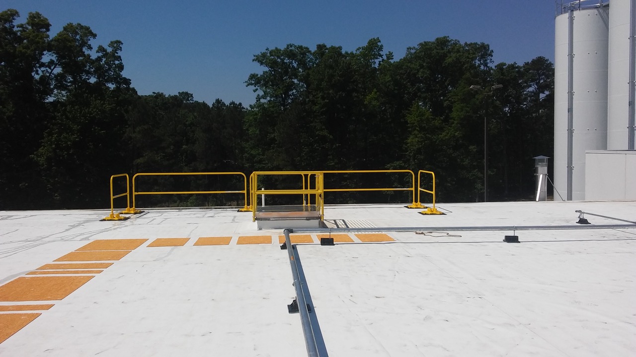 Steel King Guard Rails | Southern Material Handling Inc.